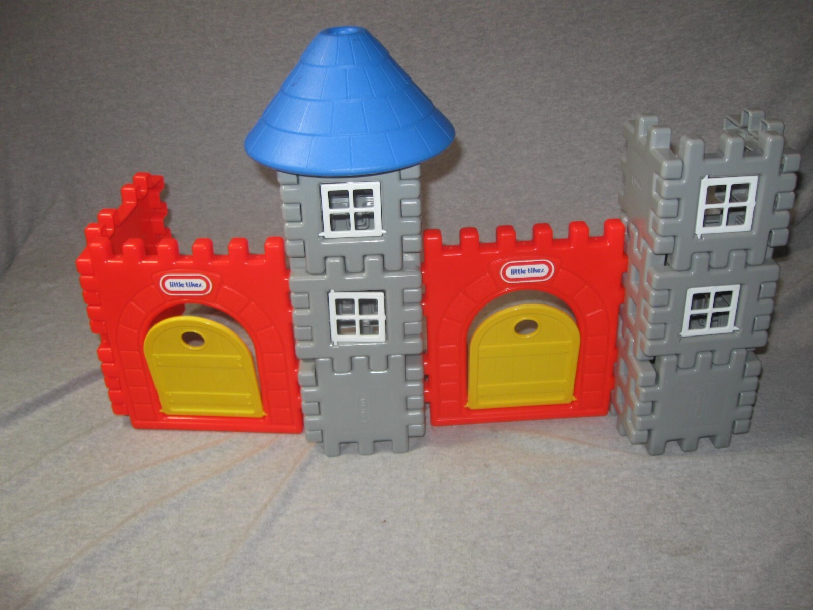 27 Piece Little Tikes Wee Waffle Blocks Castle Drawbridge & Wall Turret ...