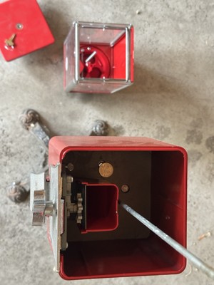 Vintage Eagle Candy Vending Machine 25 Cent Mech with Key | eBay