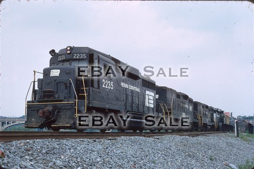 Penn Central PC GP30 and GP9B's on frt. at Reading, PA 1973 - orig ...