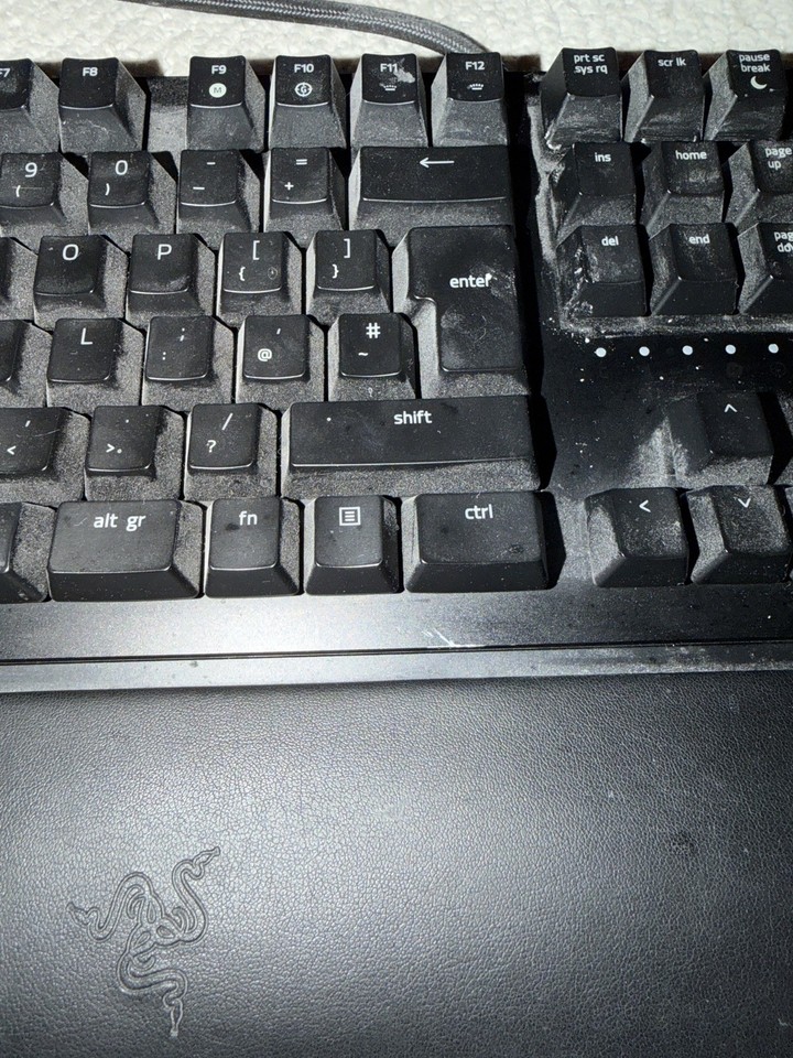 Razer Huntsman Elite Mechanical Gaming Keyboard and wrist rest (Purple ...