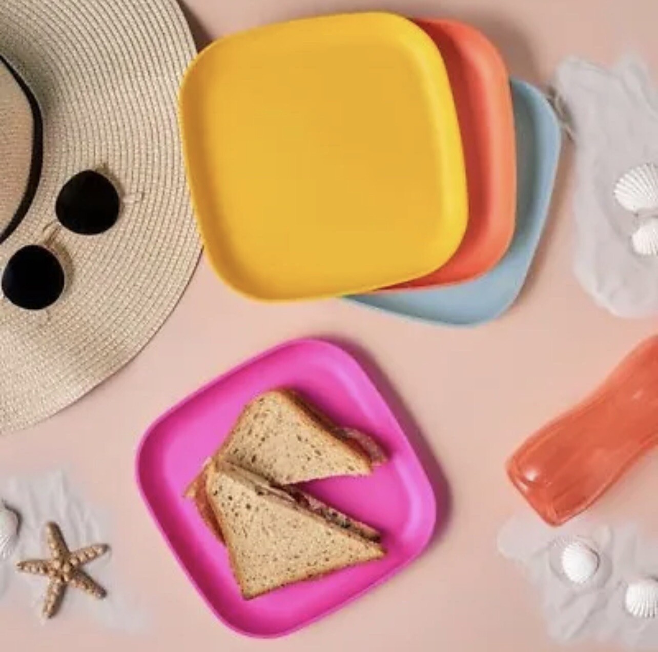 Tupperware Plates Picnic Kids Beach Caravan Pastels Pink Blue Yellow ...