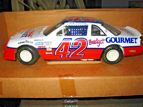 ERTL 1994 Andy Hillenburg #42 Budget Gourmet Lumina 1:18 With Stand | eBay