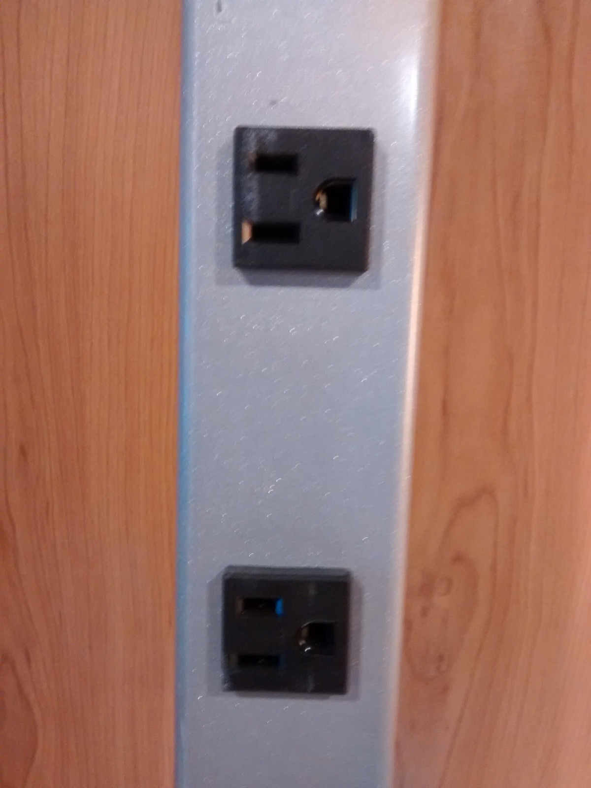 Legrand 4' Long Power Strip 12 outlets Relocatable Power Tap 15A 120V ...