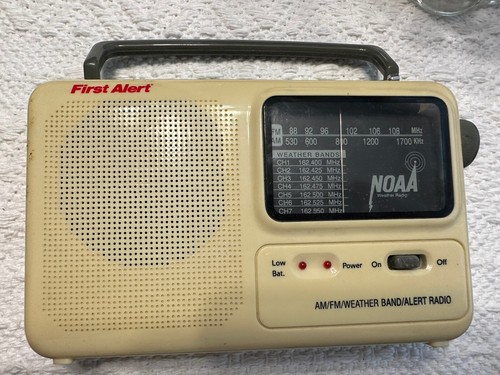 First Alert 7 NOAA Channels Emergency 24 HR Weather AM FM Radio WX-17 ...