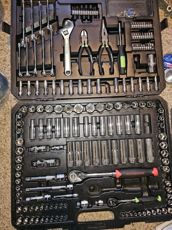Professional 225 Piece Mechanics Tool Set SAE Metric Pliers Ratchets ...