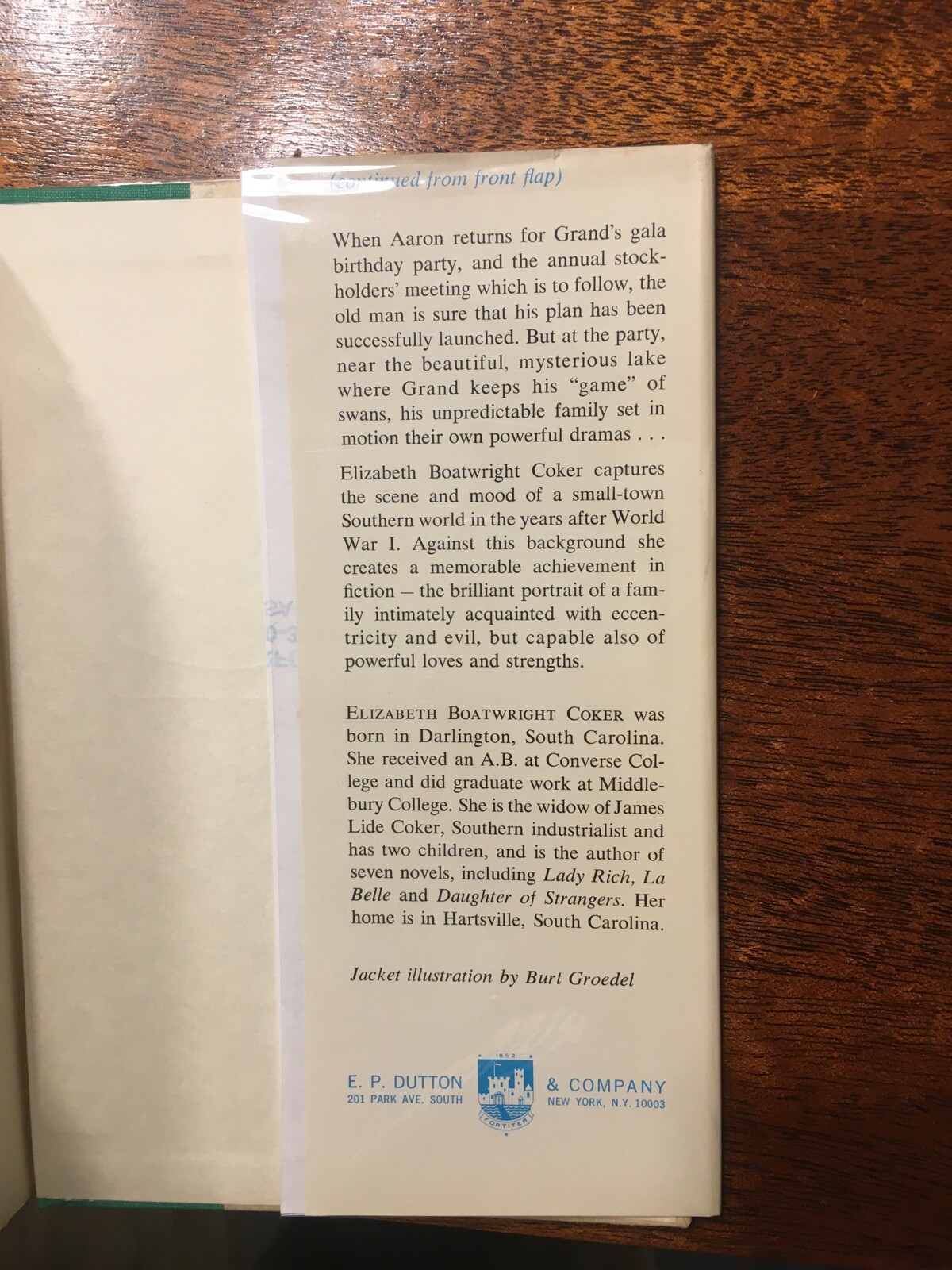 Elizabeth Boatwright COKER / The Bees A Story of a Family 1st ed 1st ...