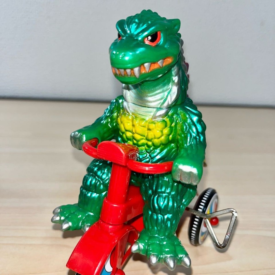 M1 Mega Gillas Godzilla Tricycle M1GO GODZILLA Sofubi Sofvi Figure | eBay