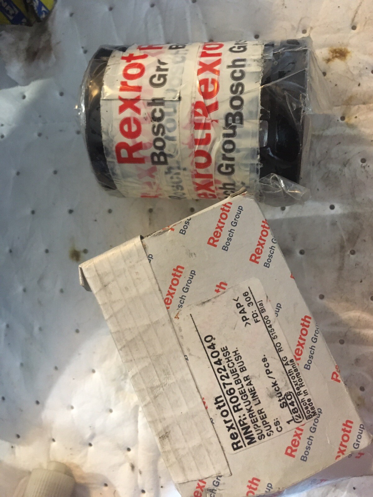 REXROTH (BOSCH) R067224040 / R067224040 (NEW IN BOX) LINEAR BEARING ...