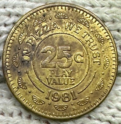 1981 CHUCK E CHEESE'S TOKEN BRASS pilgrim hat rare variety Showbiz ...