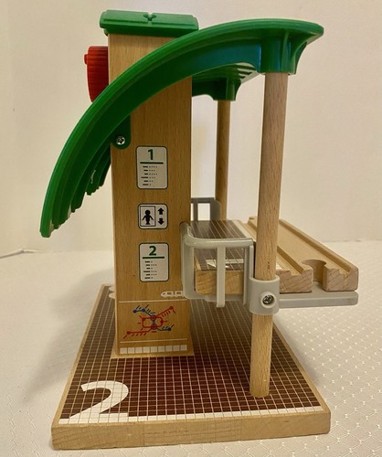 BRIO WORLD Train Station Platform Building With Movable Elevator & 2 ...