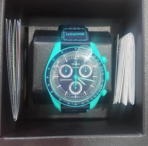 OMEGA x Swatch MoonSwatch Mission on Earth Polar Lights Moon Watch ...