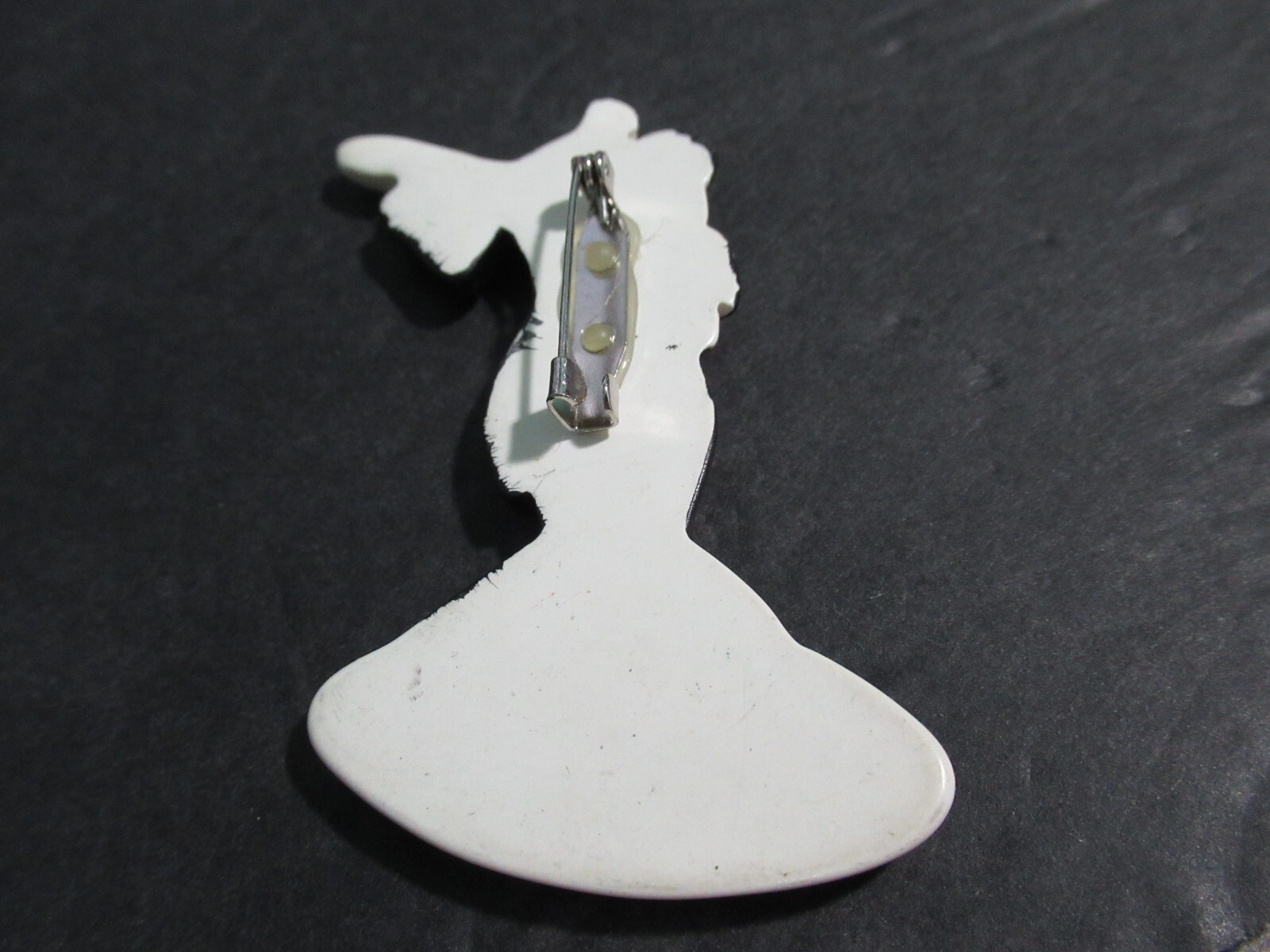 THICK PLASTIC BROOCH PIN BLACK WHITE DANCING COUPLE V… - Gem