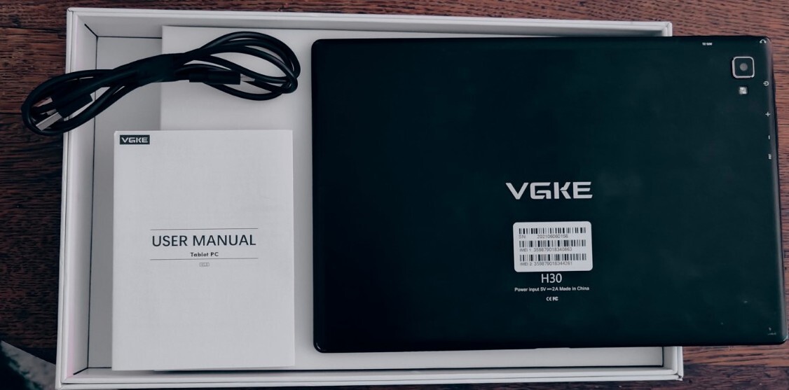 VGKE 10.1 Full HD 4G Tablet. *Only used 4 times. Screen is 100% perfect ...