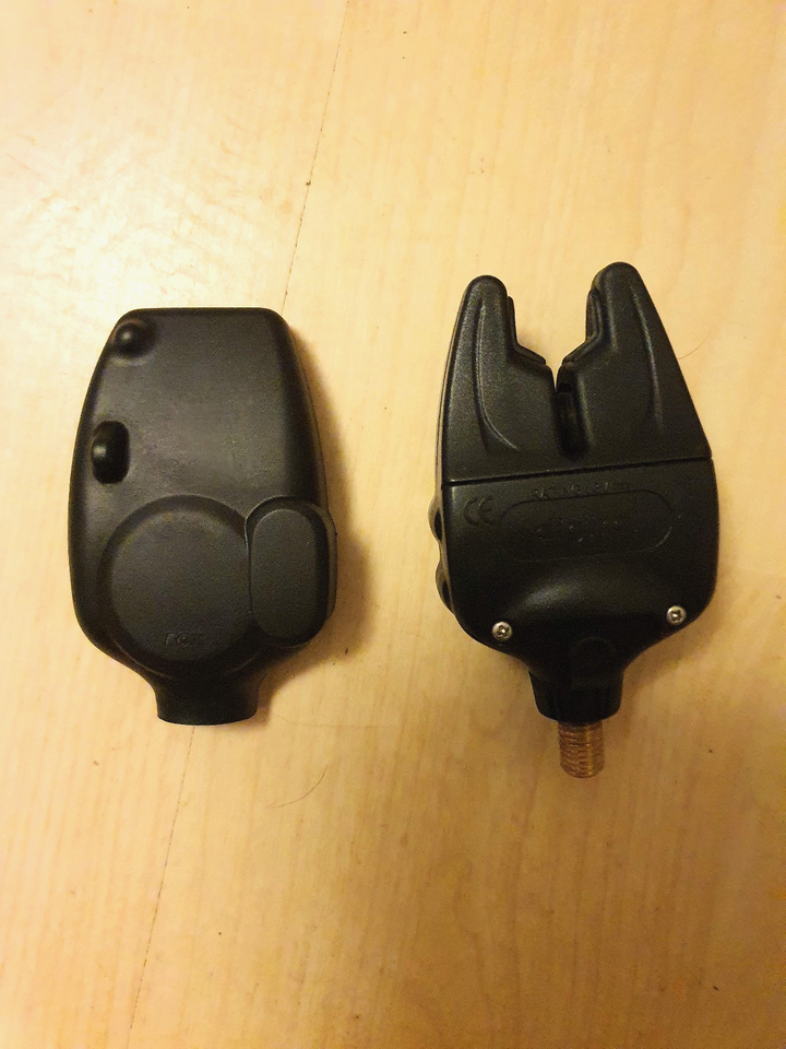 Fox MX r+ bite alarms 3 rod blue light set plus receiver in case. | eBay UK