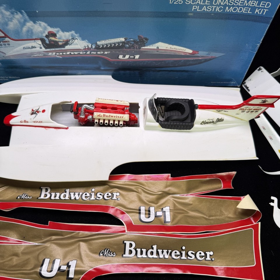 Testors No. 124 Miss Budweiser Hydroplane Boat 1/25 Scale Plastic Model ...