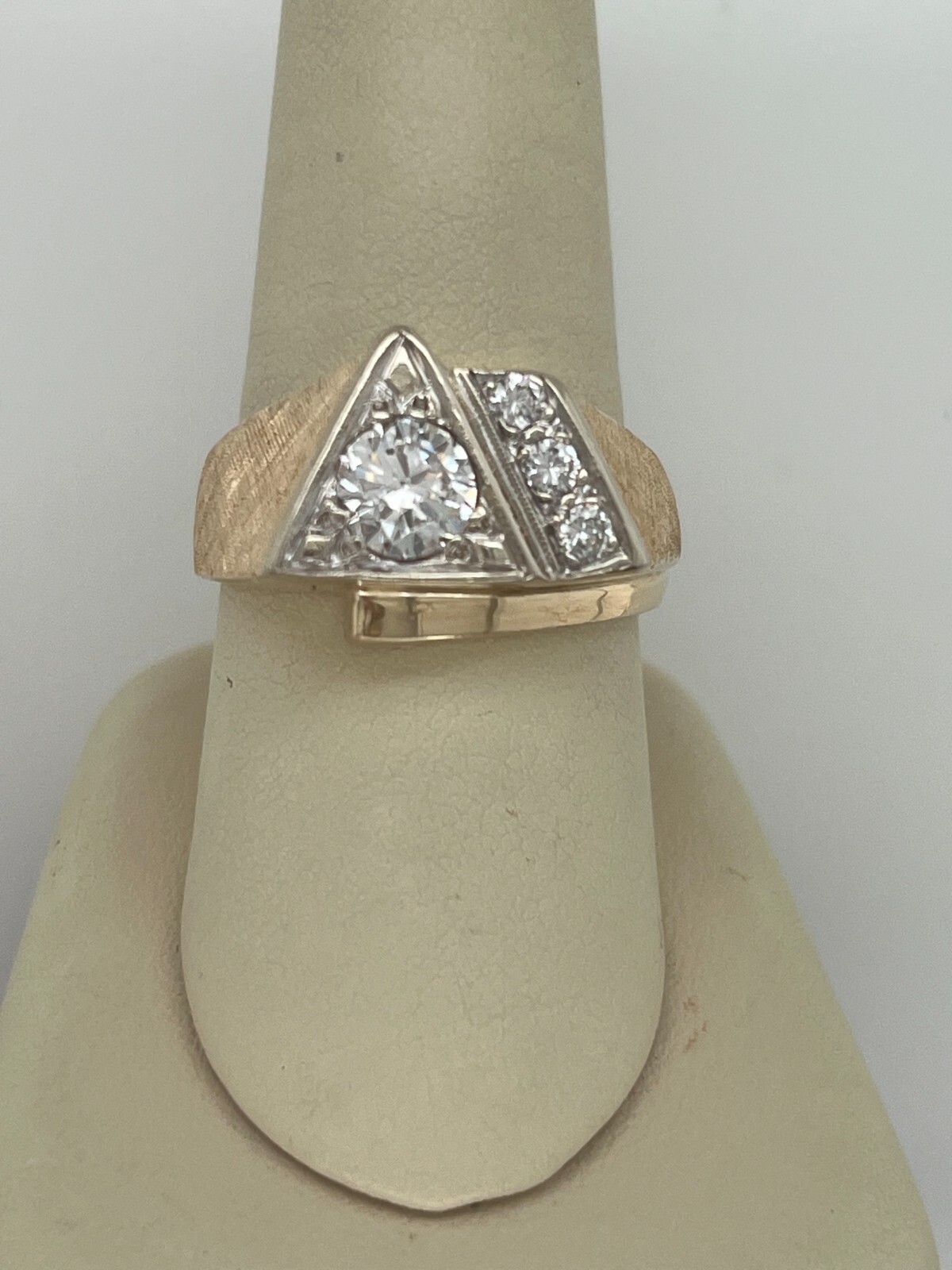 Men's 14KYG Round Bright White Diamond Ring SIze 9.… - Gem