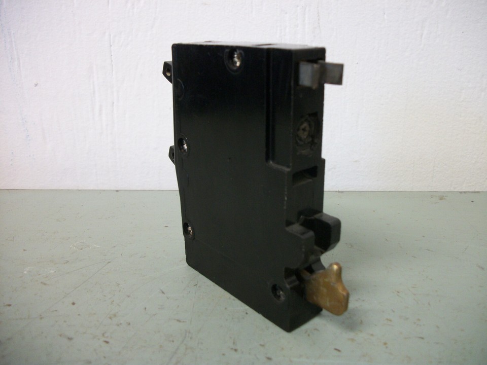 SQUARE D QOT CIRCUIT BREAKER QOT2020 20AMP 240VOLT 2POLE HOOK | eBay