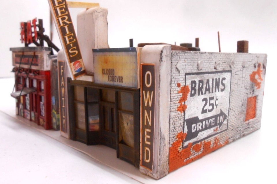 Downtown Deco HO Scale Building 2 Kit Lot Biker Bar + Restaurant Great ...