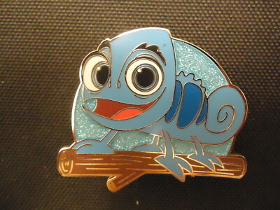 DISNEY WDW FAIRY TAILS PIN EVENT 2019 BLUE PASCAL SCAVENGER HUNT PIN LE ...