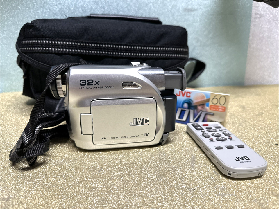 JVC Digital Video Camera GR-D375U W/ Remote & SD Card See Description ...