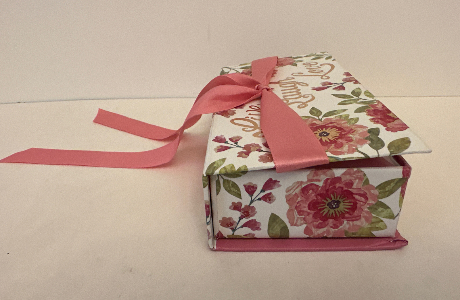 KATE WINDGATE Rose Soap in Keepsake Box w/Floral Print, 2 Bars/3.5 Oz ...