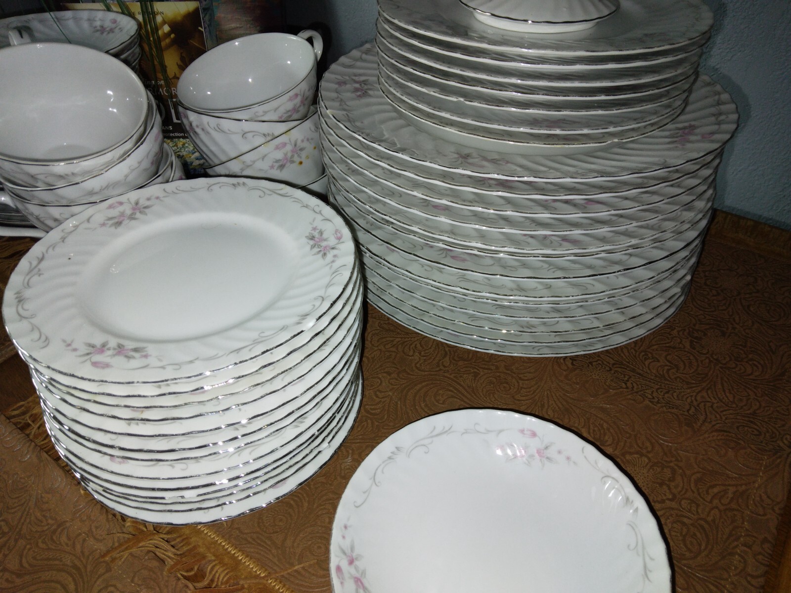Gold Standard Genuine porcelain China 87 pieces | eBay