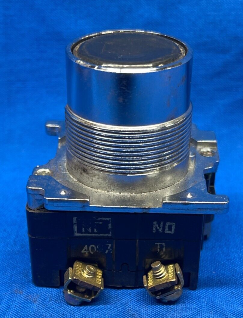 CUTLER HAMMER PUSH BUTTON 4097 HEAVY DUTY: 600V MAX STANDARD: 250V MAX ...