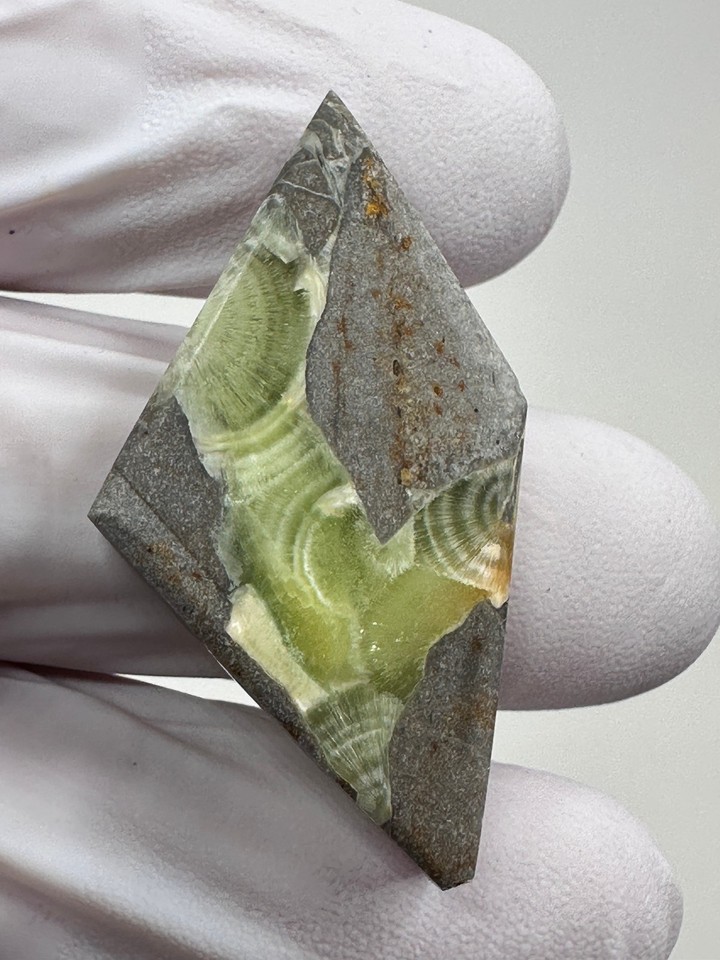 RARE ( 52 ct.) Polished Green Wavellite Cabochon from Avant, Arkansas ...