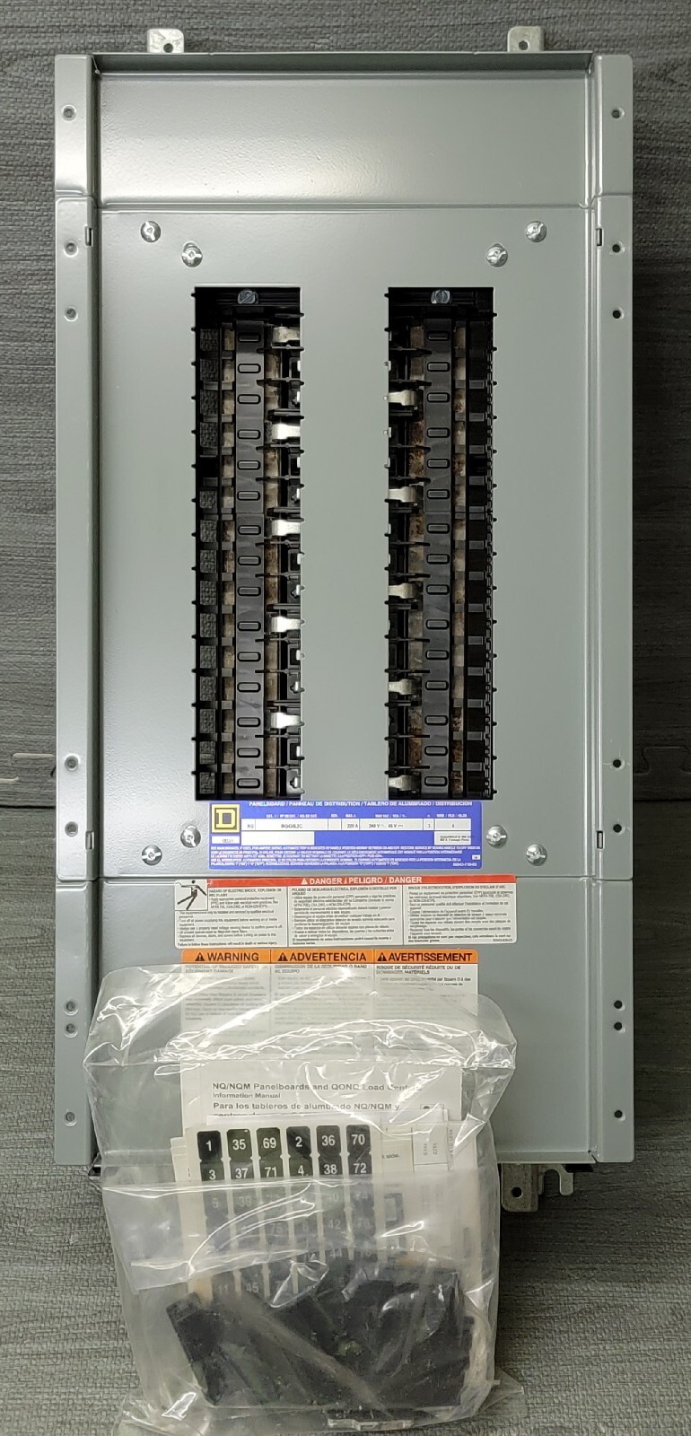 Square D NQ430L2C 225A 3 Phase 240V 30 Space Main Lug Panel Interior ...