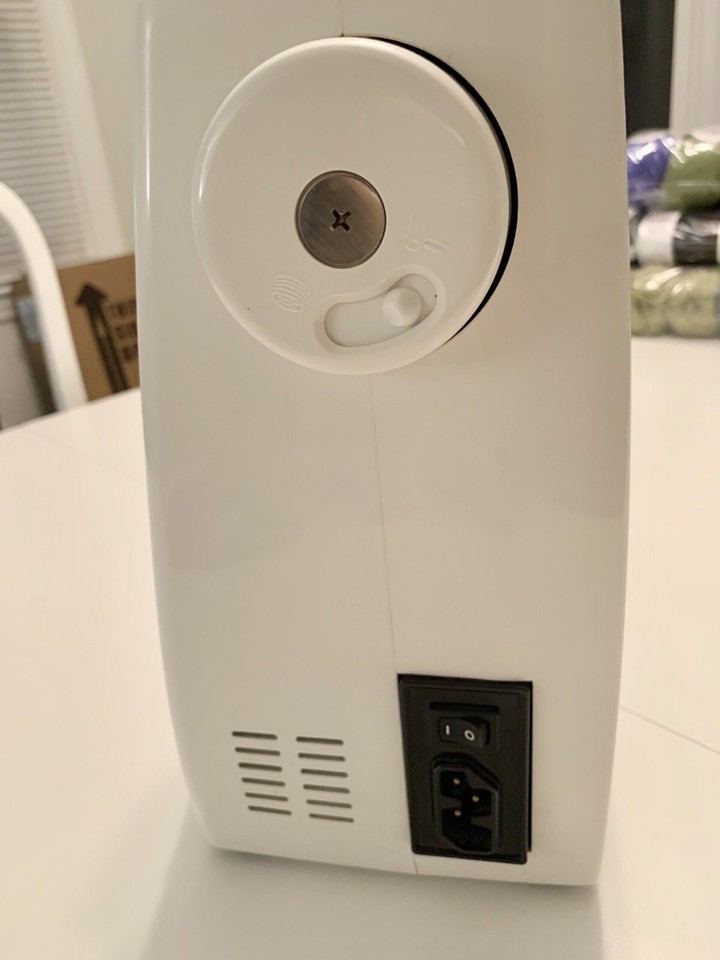 White Jeans Machine Sewing Machine Model 4075 | eBay