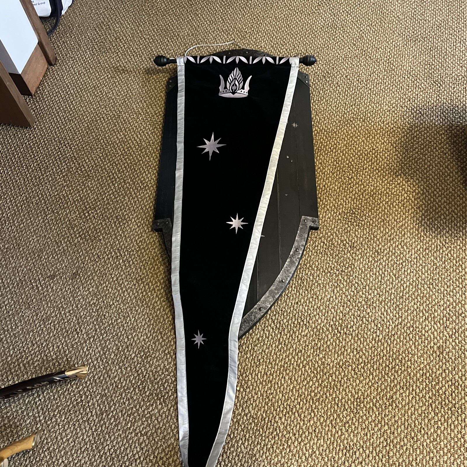 United Cutlery Lord of the Rings Second Age Gondorian War Shield + flag ...
