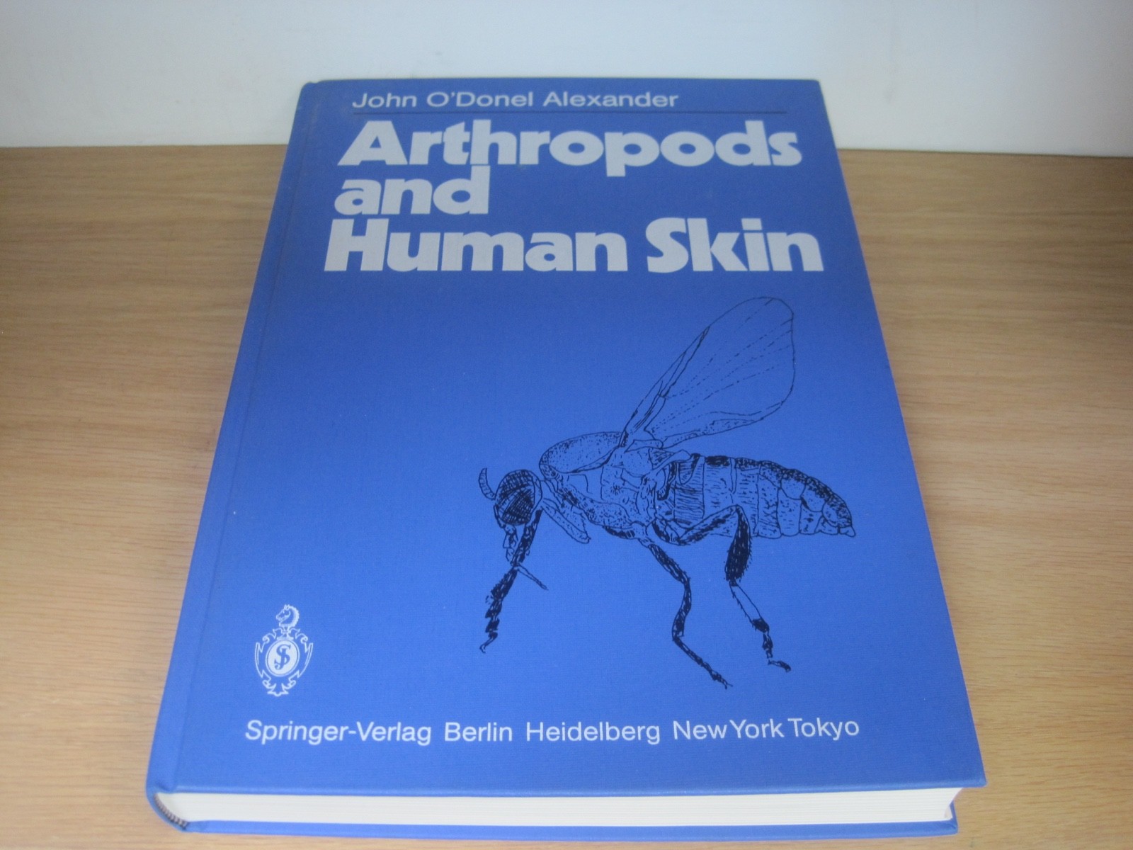 Rare Hardcover First Edition ARTHROPODS AND HUMAN SKIN by John O'Donel ...