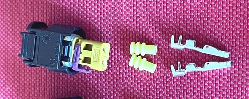 1x Stecker MCON 07P973702 z.B. LED NSW Golf 7 GTI GTD 42811400 Pins ...