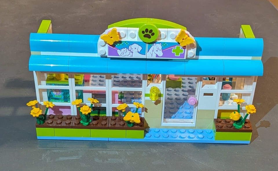 LEGO FRIENDS: Heartlake Vet 3188 - Complete With Instructions ...