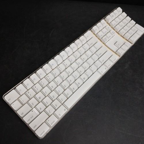 Apple A1016 Wireless Bluetooth Keyboard UK Layout Portable Curved ...