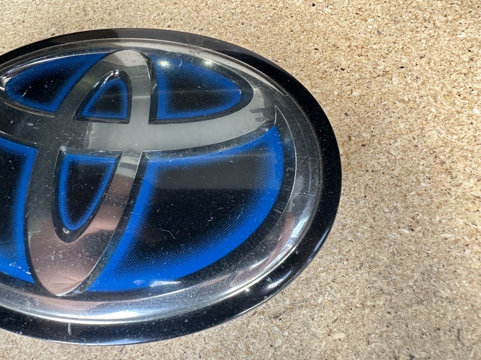 Genuine OEM Grille Emblem for Toyota 531410w010 for sale online | eBay