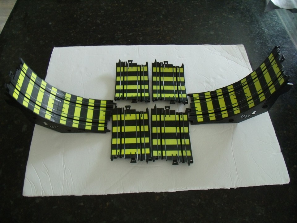 TYCO LOOP - 8 TRANSITION TRACK & 2 LOOP CRADLES - CLEANED WITH POLISHED ...