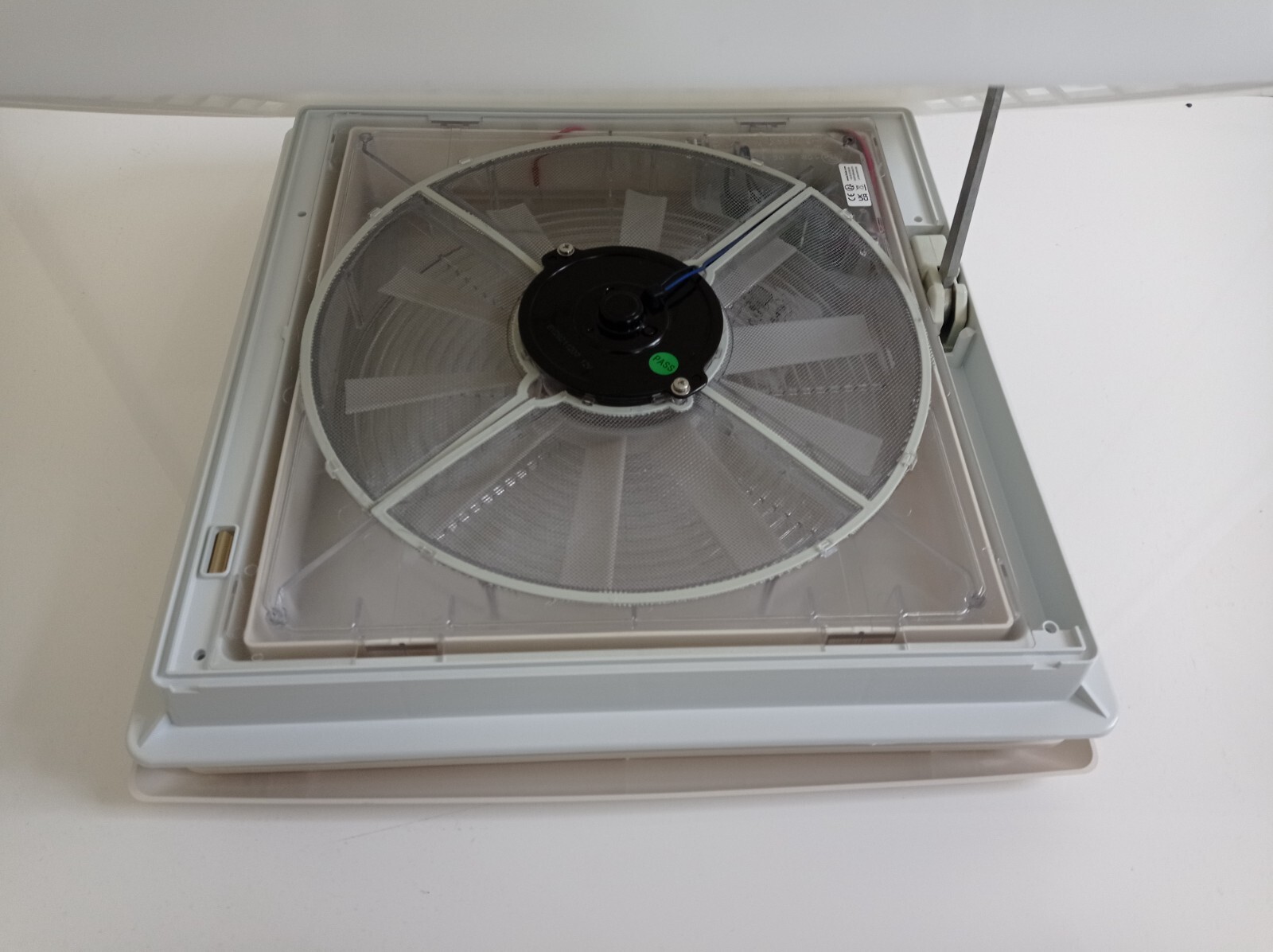 Thule Omnivent Extractor Fan 12V Rooflight Skylight Caravan Motorhome ...