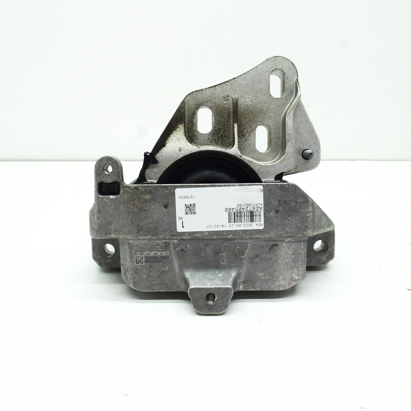 MERCEDES-BENZ CLA C118 Gearbox Left Mount A2472405400 NEW GENUINE | eBay