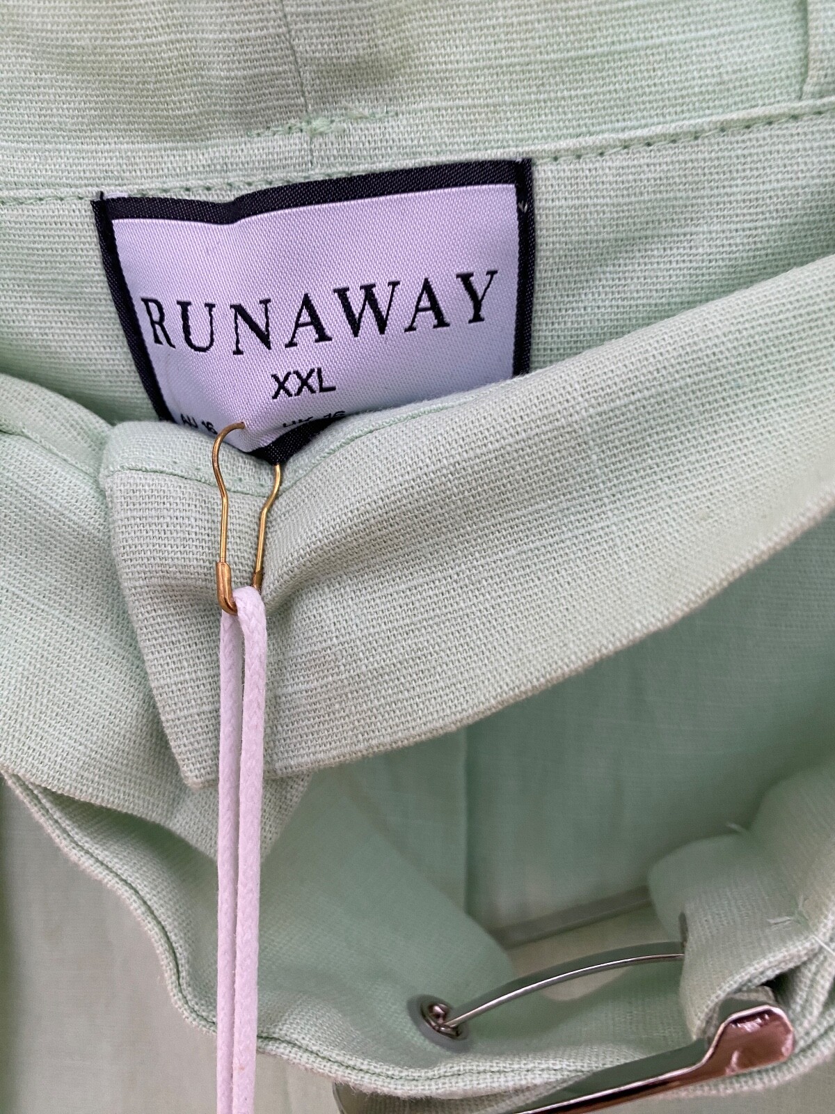 RUNAWAY MINT SHORTS WITH BELT SIDE POCKETS SIZE 16 | eBay