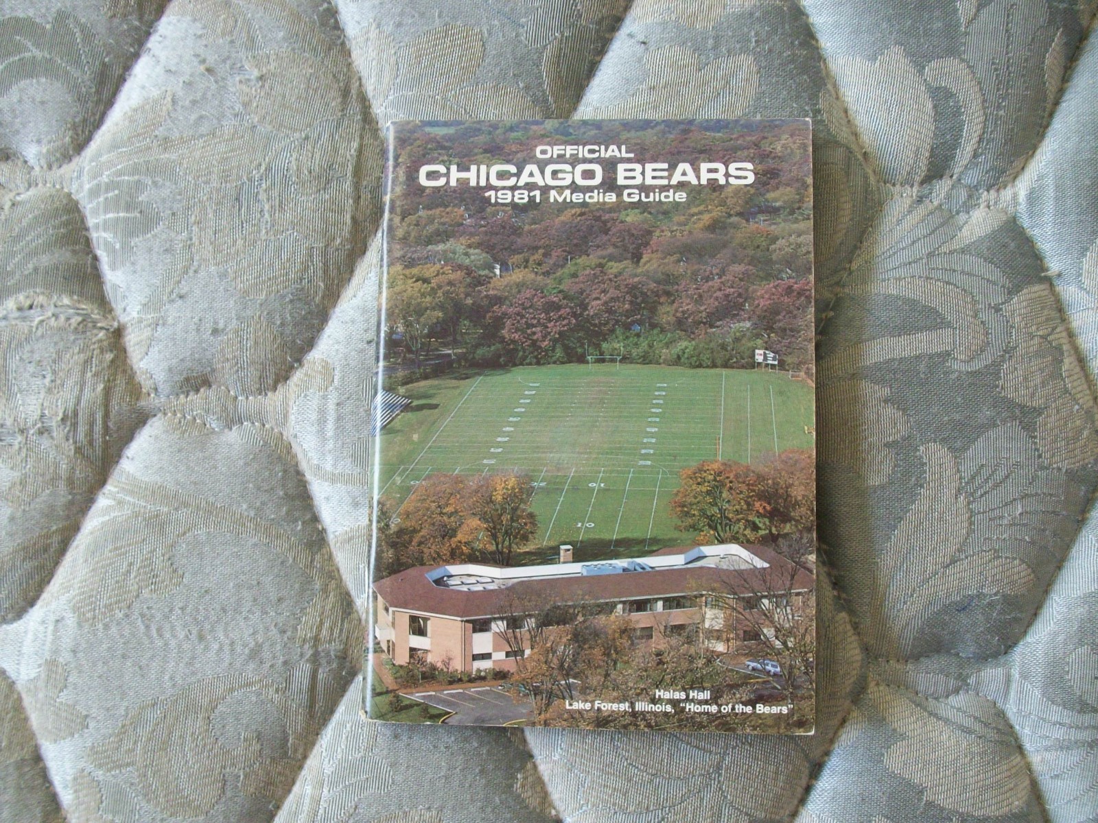 1981 CHICAGO BEARS MEDIA GUIDE Yearbook MIKE SINGLETARY R! Baylor Bears ...