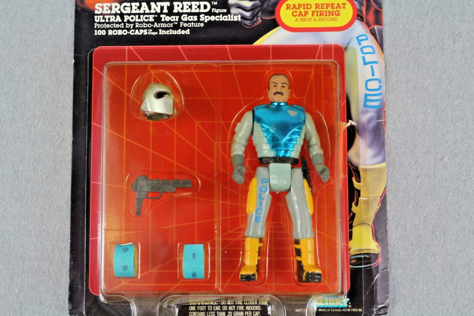 Vtg RoboCop Ultra Police Sergeant Reed Tear Gas Specialist Action Fig ...