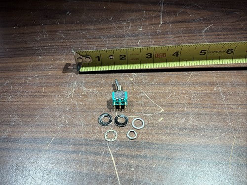 Mil-Spec Eaton Miniature Toggle Switch M83731/10-231 5930-01-122-0518 ...