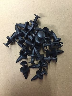 Set of 25 GM Chevy Wheel Well Push Type Retainer Clips 21077123 USA ...