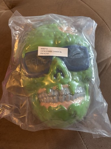 Zombie Gamer Adult Halloween Mask Glow In The Dark Game Over Boys ...