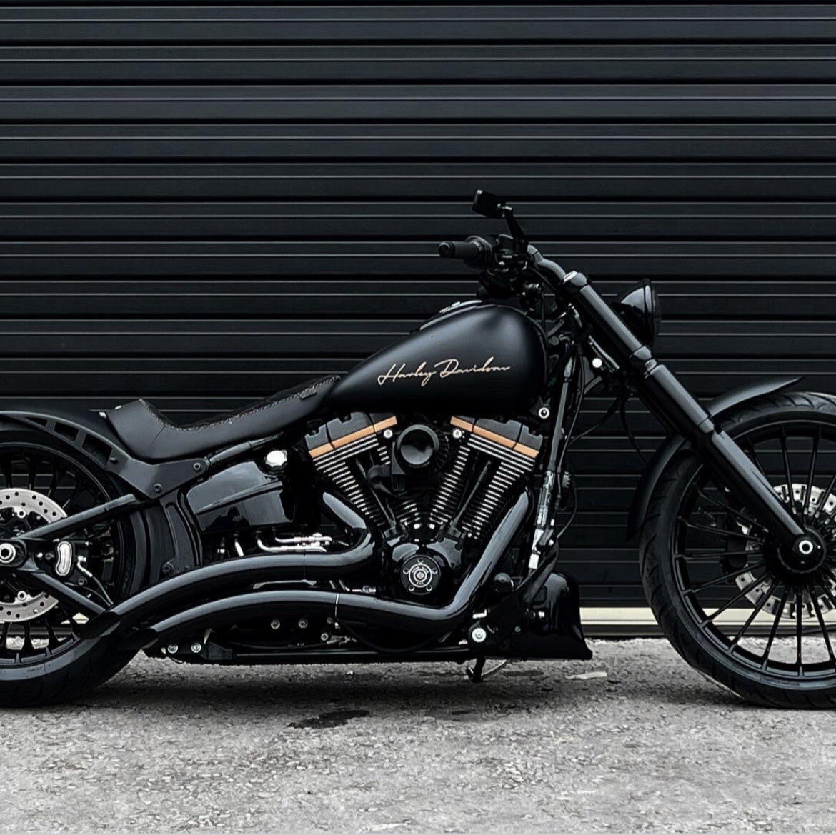 Harley CVO Turbine FXSB 2013 -24 Breakout Softail BLACK Wheel REAR ...