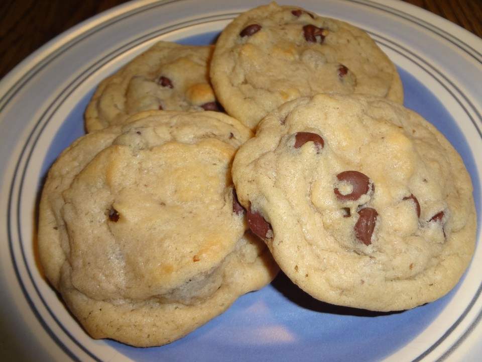 TRADITIONAL HOMEMADE CHOCOLATE CHIP COOKIES WITH CHOICE OF NUTS (3 ...