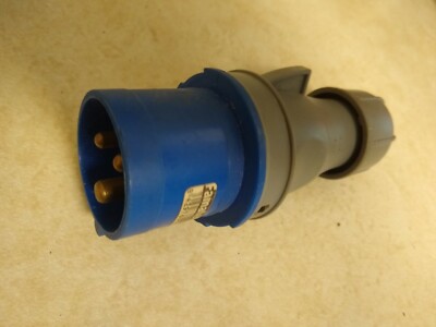 Famatel 13200 220VAC / 240VAC 16 AMP marine locking plug IP44 | eBay