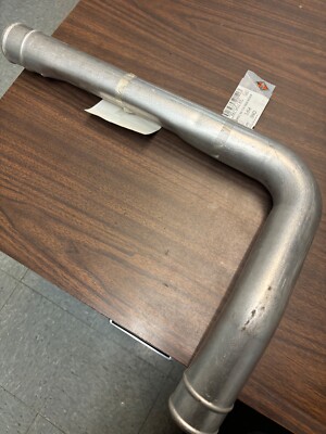 3879576C1 International Lower Radiator Pipe | eBay