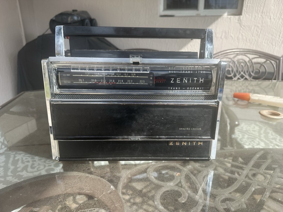 Vintage Zenith Royal 1000 Trans-Oceanic Radio AM, SW 8 Band with ...